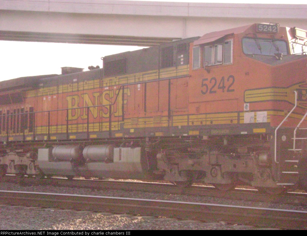 BNSF 5242